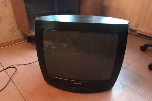Старый телевизор Philips работает