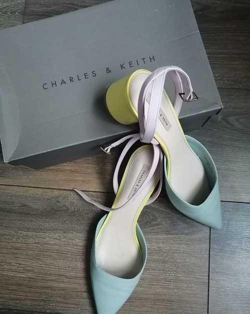 Босоножки Charles & Keith 39 размер как новые