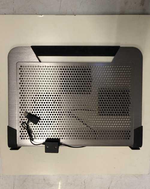 Подставка с охлаждением coolermaster 19'
