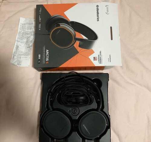 Игровые наушники SteelSeries Arctis 5