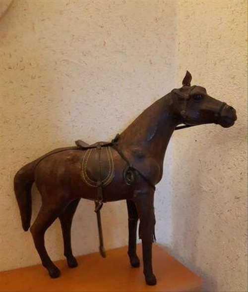 Сувенир конь из натуральной кожи