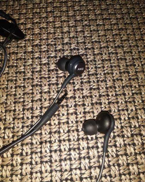 SAMSUNG Earphones Tuned by AKG EO-IG955