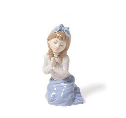 Фарфоровая фигура "Девочка". NAO by Lladro