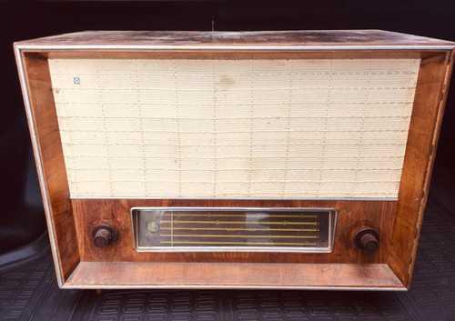 Ламповый радиоприёмник «Рига» Т689-ранний,редкий