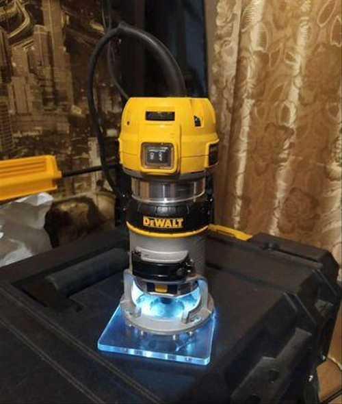 Фрезер Dewalt 26200