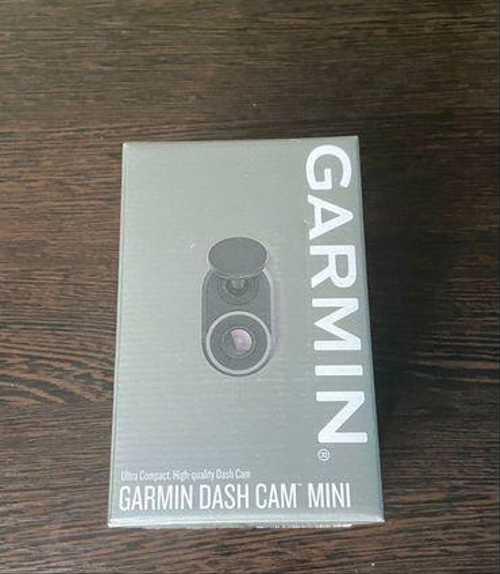 Видеорегистратор Garmin Dash Cam Mini