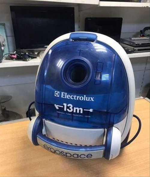 Пылесос Electrolux 1800w