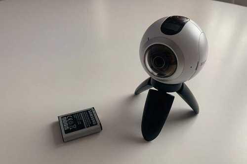 4К Панорамная 360 камера Samsung Gear 360