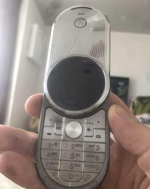 Телефон Motorola V Aura