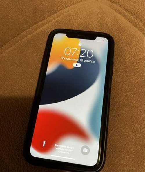 Телефон iPhone 11