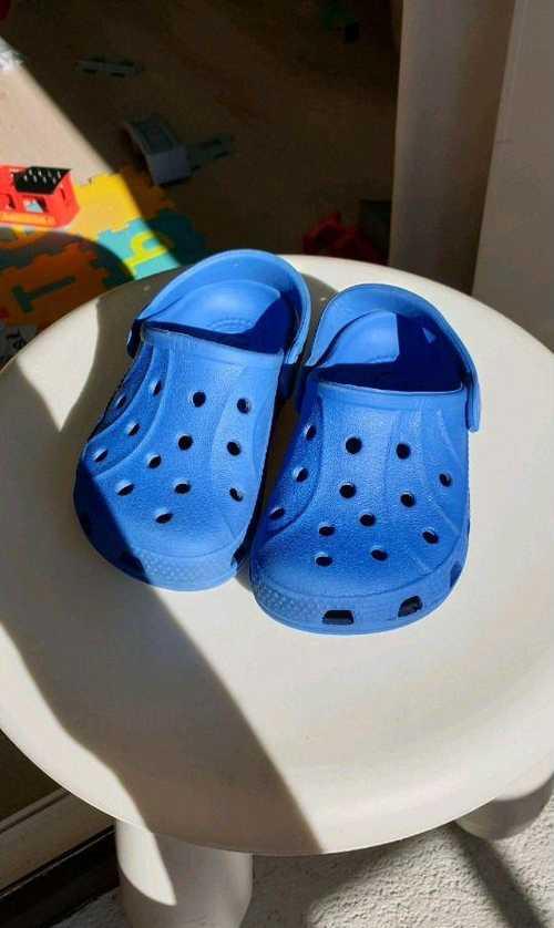Crocs 6/7