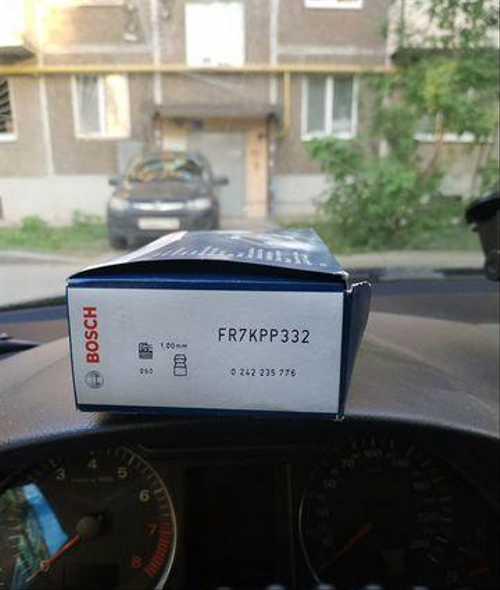 Свечи зажигания Bosch 0 242 235 776