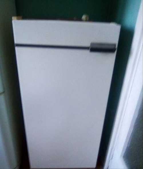 Холодильник бу маленький Бирюса-3