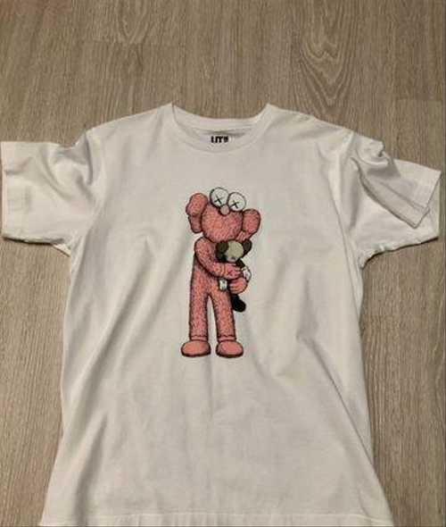 Футболка uniqlo x kaws