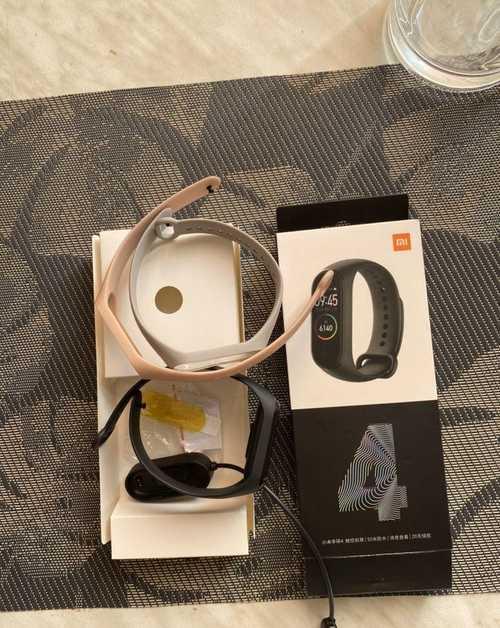 Часы Mi Band 4