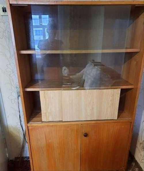 Книжный шкаф (сервант) СССР винтаж