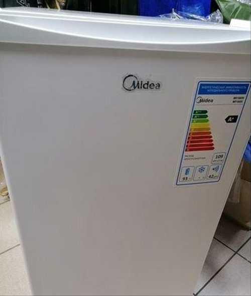 Холодильник Midea MR 1080W (практически новый)