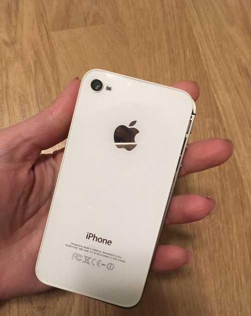 iPhone 4s на запчасти (без материнской платы)