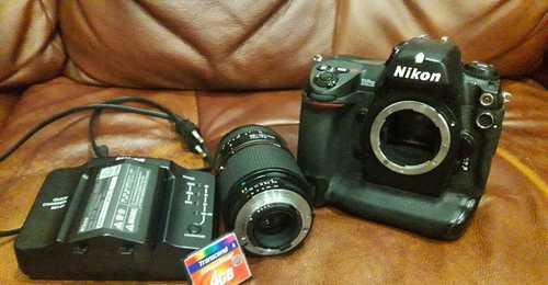 Nikon D2H вместе Nikon AF Nikkor 35-135mm 1:3.5-4