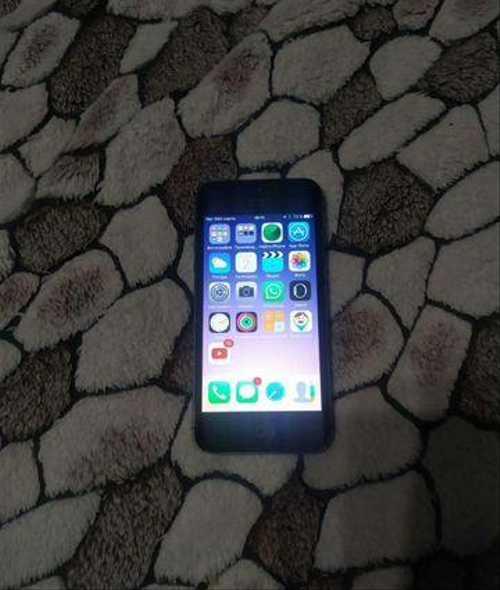 Телефон iPhone 5