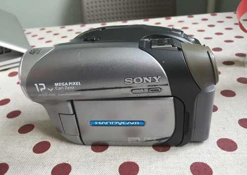Видеокамера Sony DCR-DVD202E