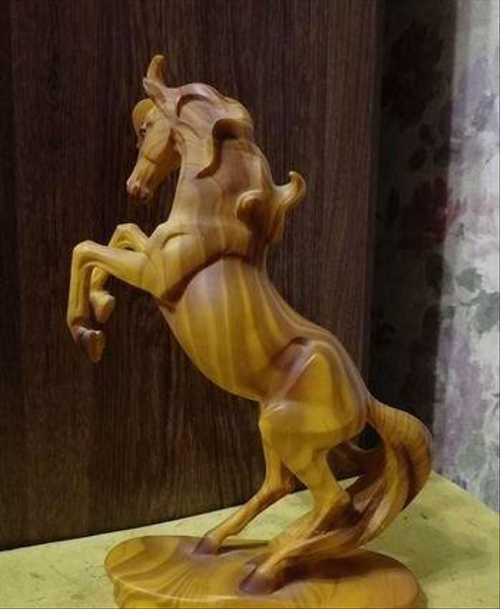 Статуэтка лошадь конь