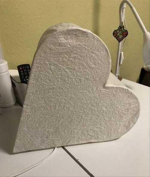 Бумажная лампа в форме сердца