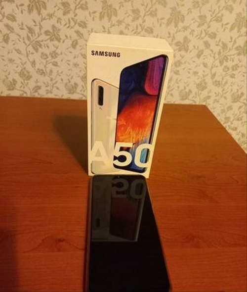 Смартфон Samsung Galaxy A50 64GB