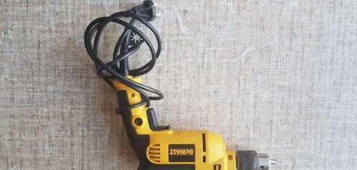 Дрель ударная dewalt dwd024qs 650Вт