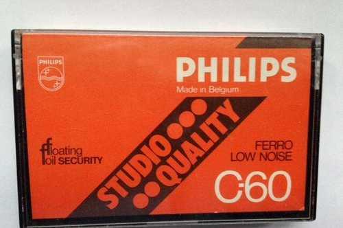 Кассеты филипс. Аудиокассета Филипс. Кассета Philips. Вкладыши Cassette Philips c - 90. Philips аудиокассета 1964 года.