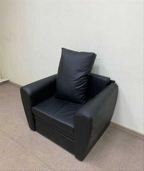 Кожанное кресло(кож зам)