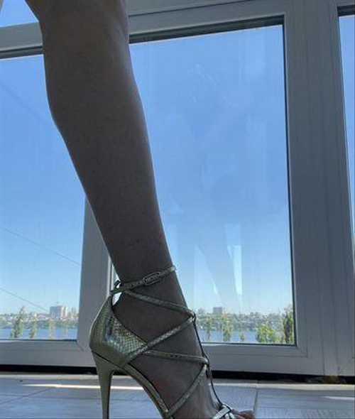 Босоножки guess
