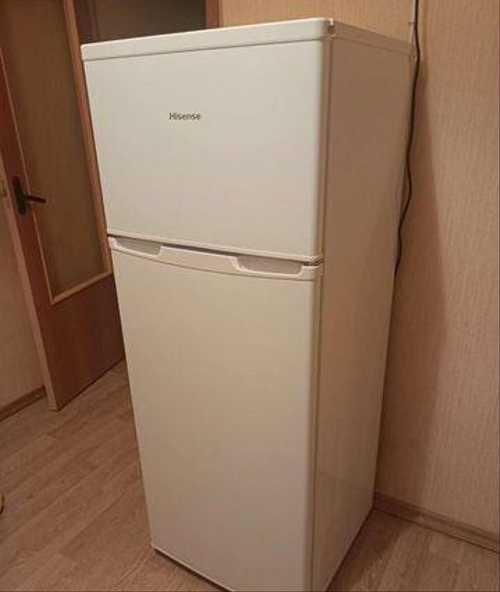 Холодильник Hisense RT267DAW1