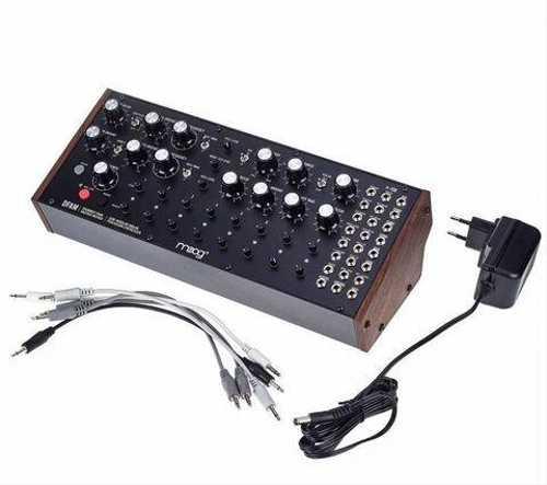 Аналоговый синтезатор Moog dfam+смартфон в подарок