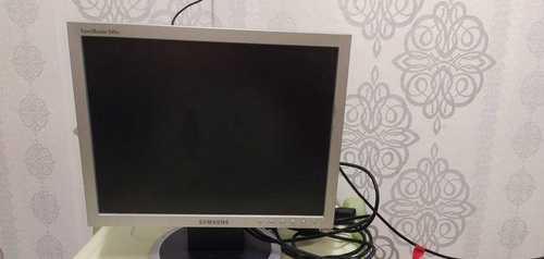 Монитор Samsung SyncMaster 540N