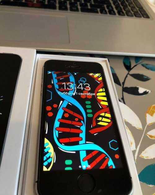 Apple iPhone SE 128Gb Space Gray На гарантии