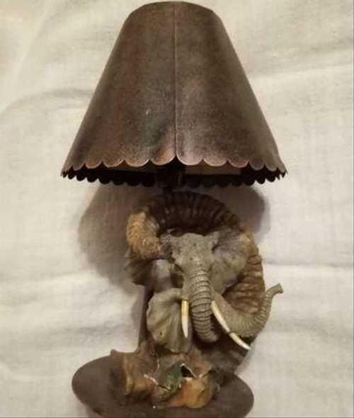 Лампа настольная со слоном