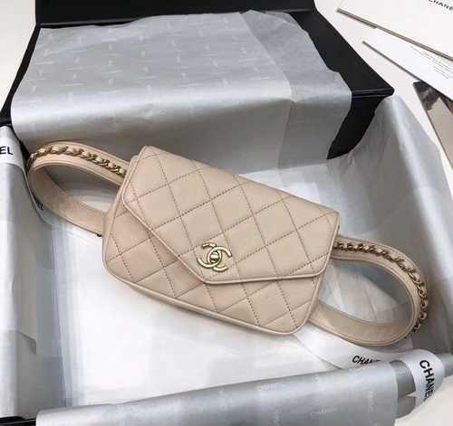 Сумка бежевая на пояс Chanel