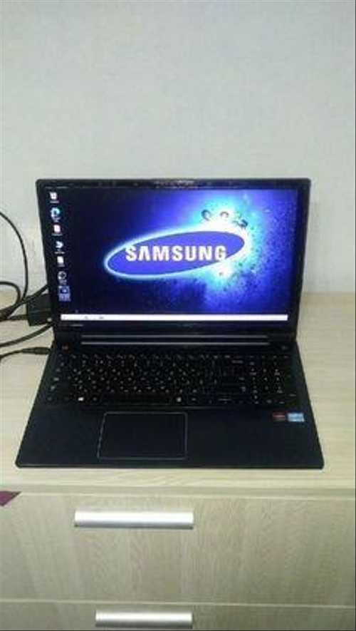 Игровой ноутбук Samsung NP880Z5E