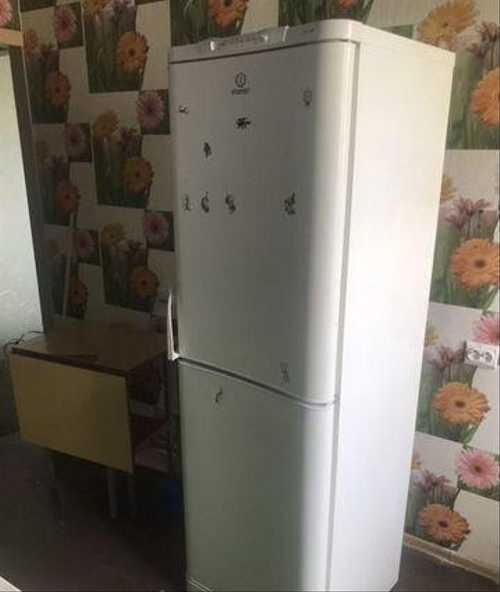 Холодильник Indesit C236NFG.016