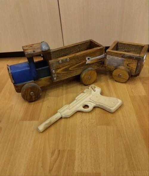 Деревянные поделки машина С прицепом И копия оружи