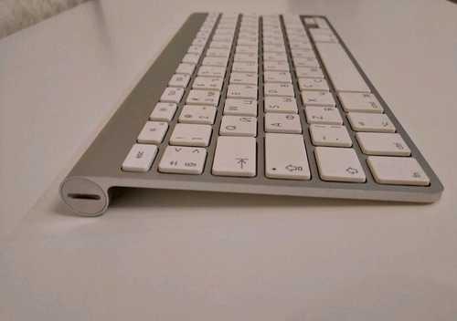 Apple A1314 Wireless Keyboard White Bluetooth