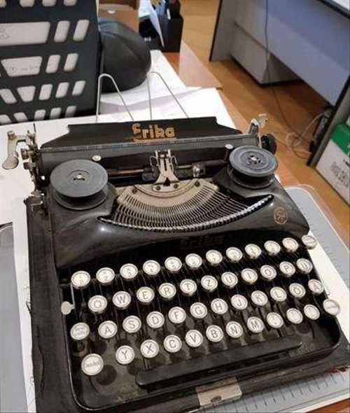 Печатная машинка 1937 года немецкая