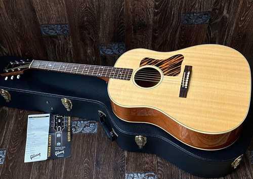 Gibson J-35 USA