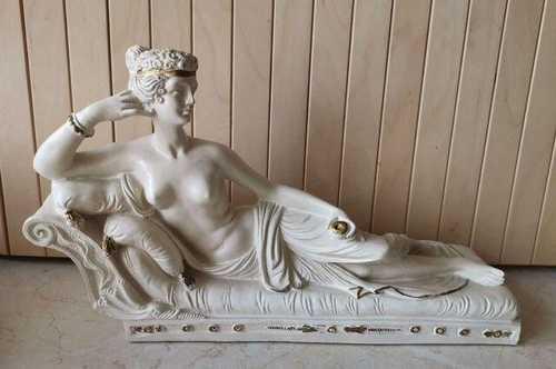 Богиня Афродита статуэтка