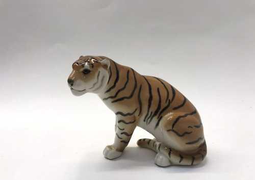 А832 фарфоровая статуэтка Тигр, лфз
