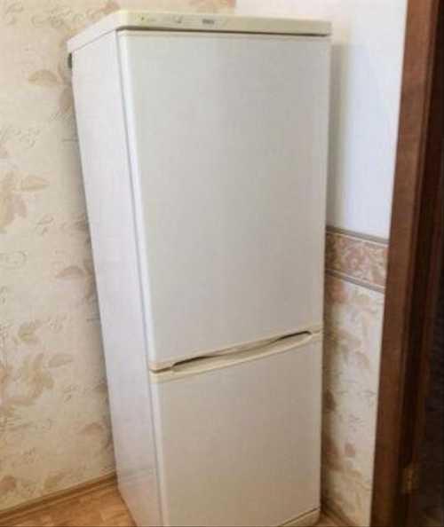 Холодильник двухкамерный Стинол 103ER-рабочий