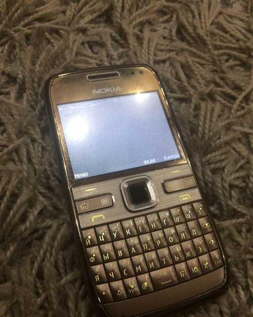 Телефон Nokia E72