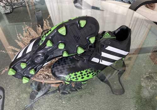 Футбольные бутсы adidas