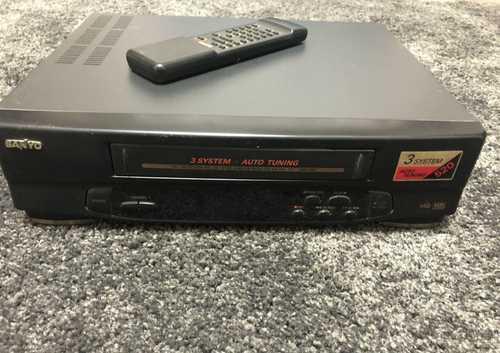 Видеомагнитофон Sanyo VHR-520